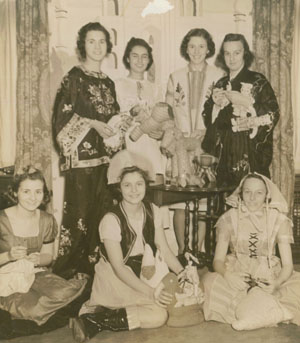 Campus Y lights 100 candles - The Source - WashU