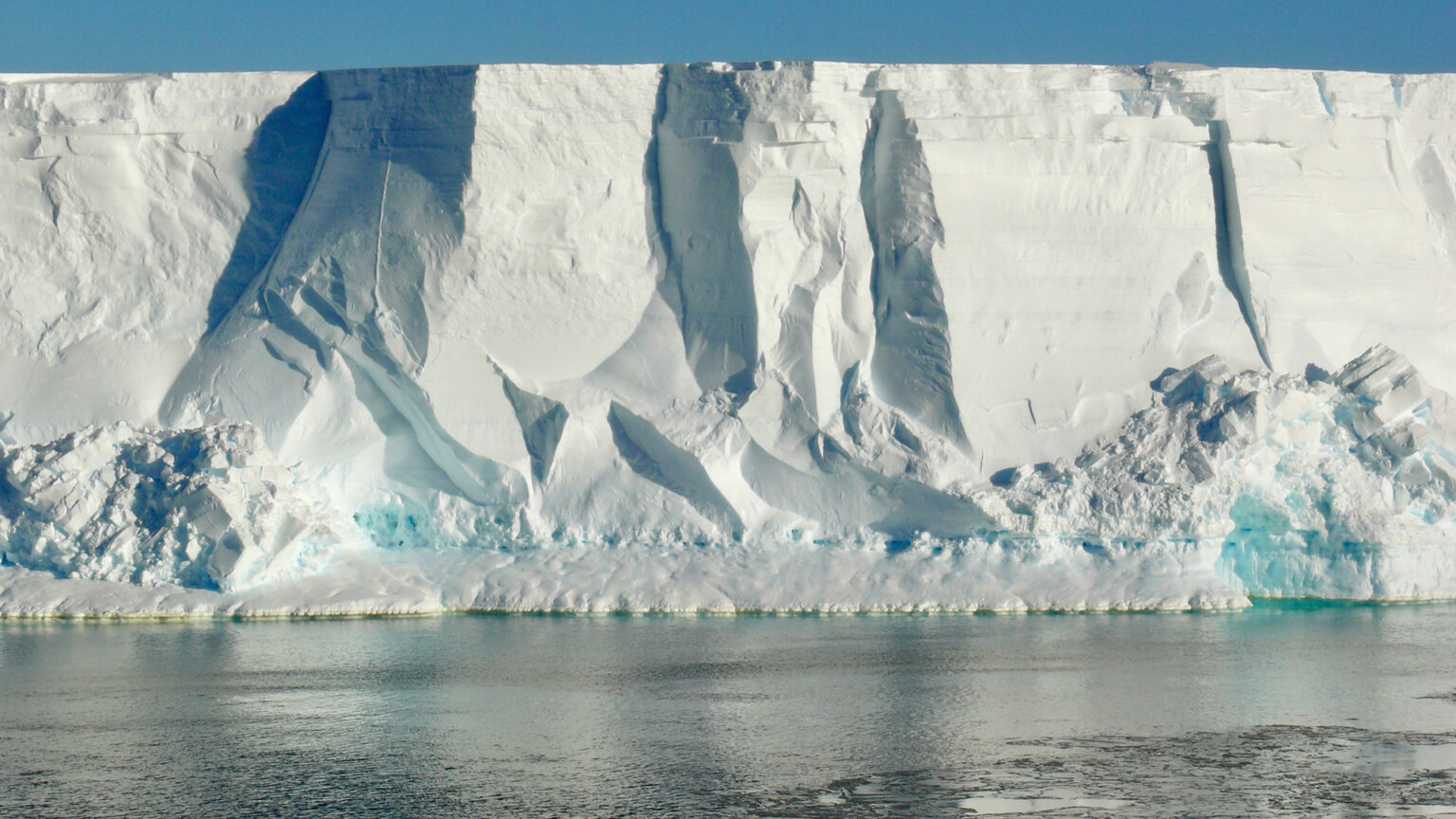 Largest ice shelf in Antarctica lurches forward once or twice each day ...