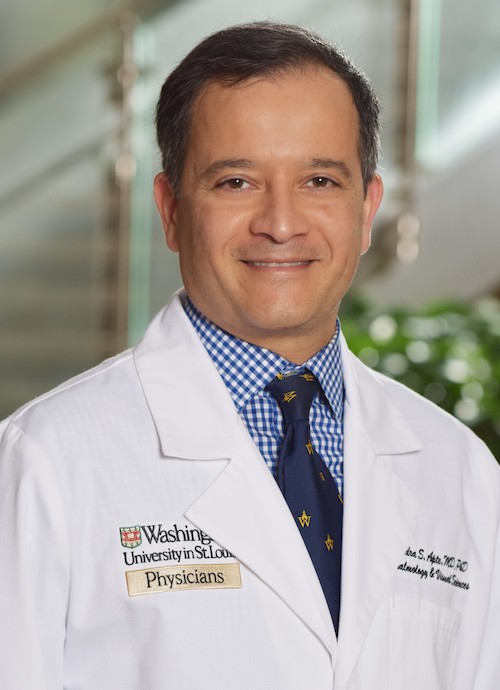 Apte honored with macular degeneration award - The Source - WashU