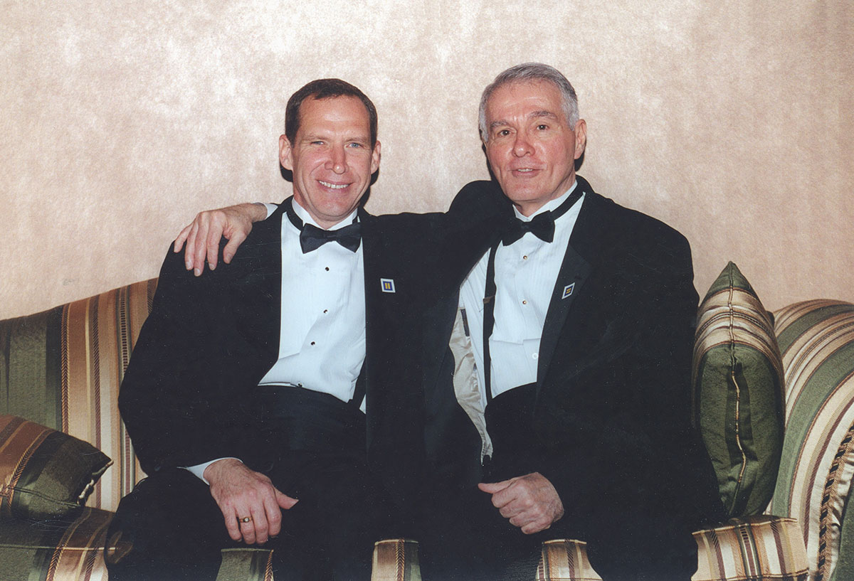 Siteman Cancer Center’s new outpatient building named in honor of Gary ...