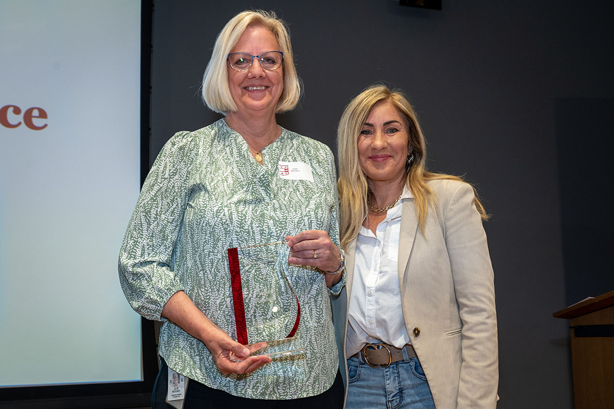 WashU Medicine’s Ritchey receives Gloria White Award - The Source - WashU